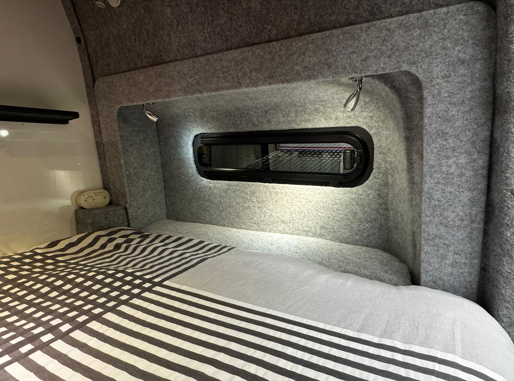 Sprinter side pod sliding windows